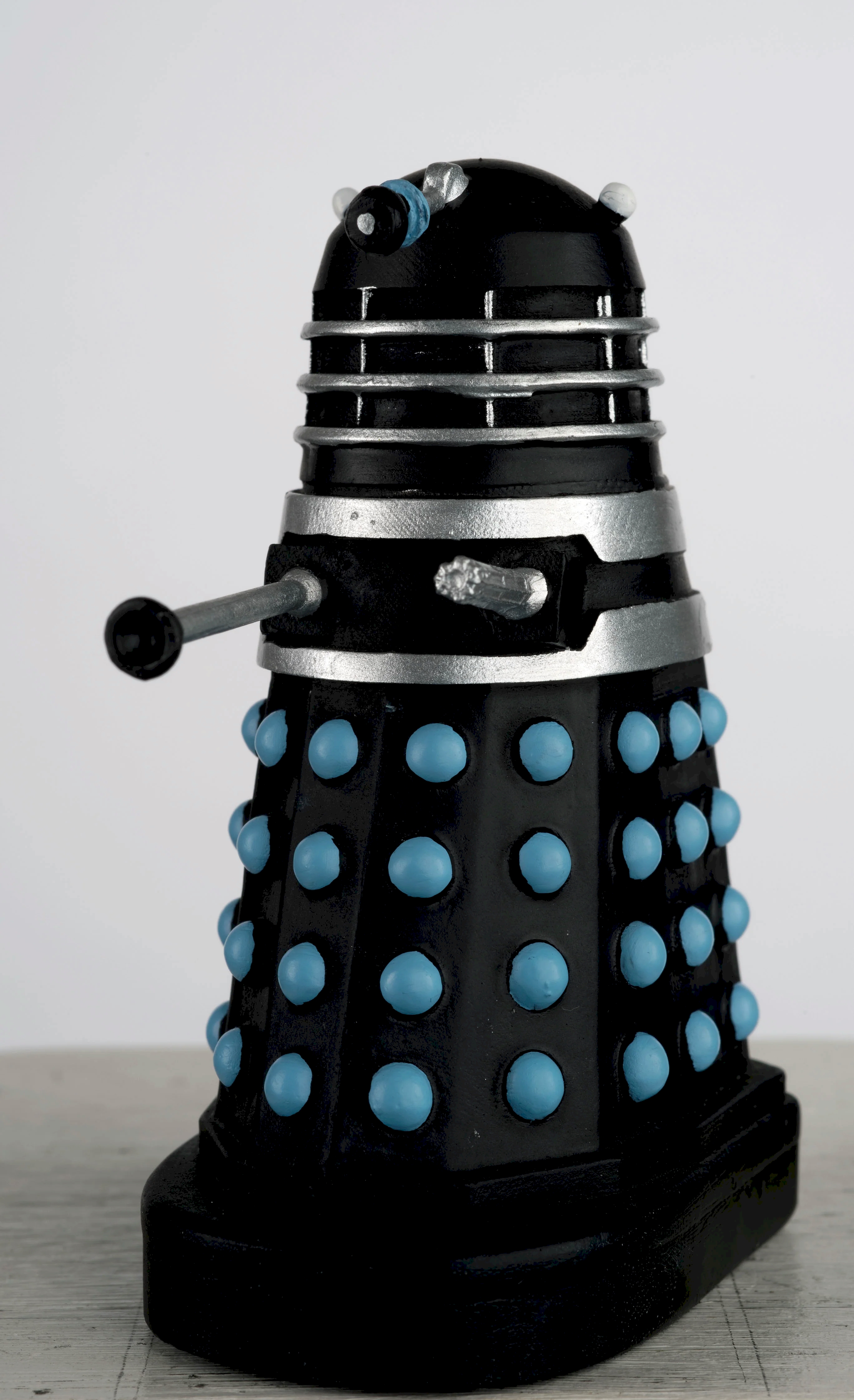 Doctor Who Dalek Figure Parliament Master Replicas Box Set - Serving ...