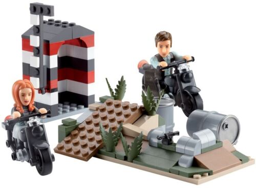 Doctor Who Character Building The Doctor in Berlin Mini Set - Serving ...