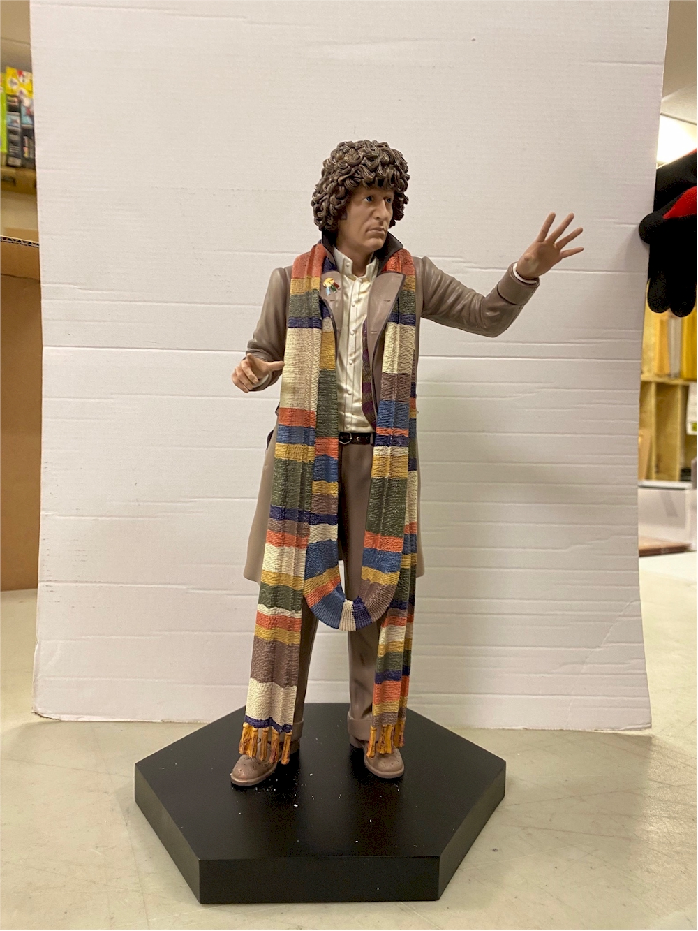 Doctor Who Eaglemoss MEGA Figure Fourth Doctor Tom Baker #9 - DAMAGED ...